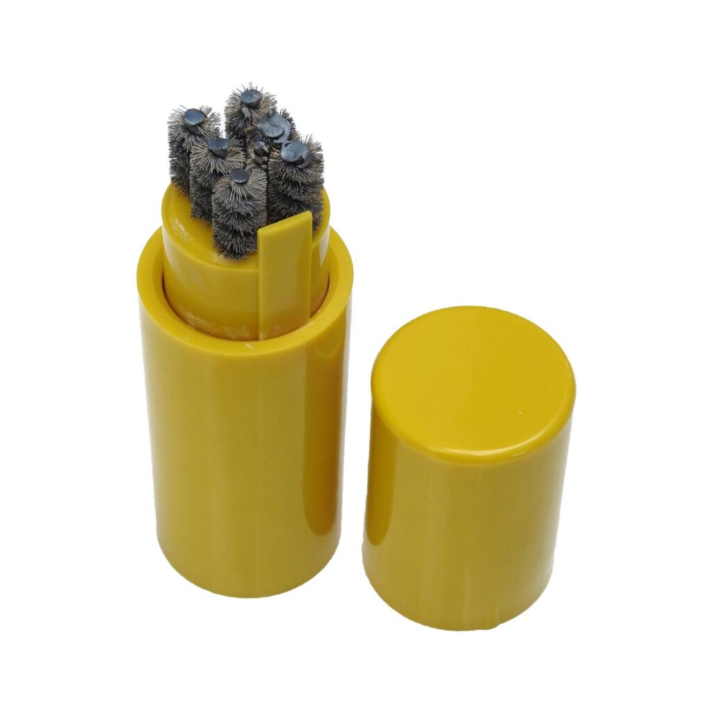 Road Superior Truck Parts 7-Way Electrical Plug & Socket Cleaning Brush